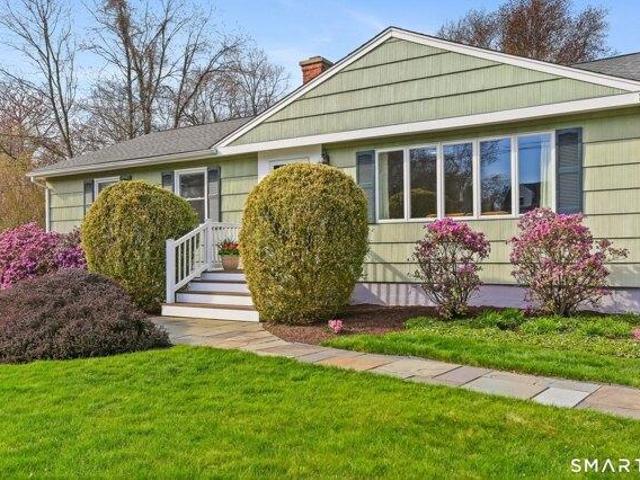 house with 3 bedroom, Trumbull CT DS102215050