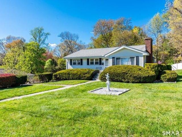 house with 3 bedroom, Trumbull CT DS102776141
