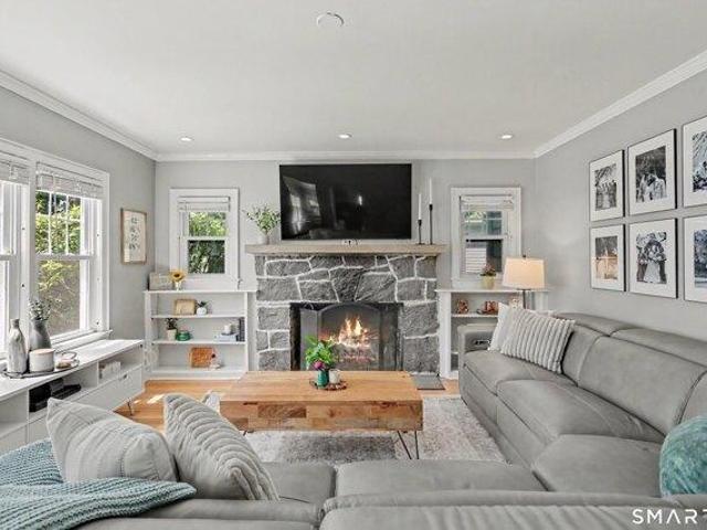 house with 3 bedroom, Trumbull CT DS103099239
