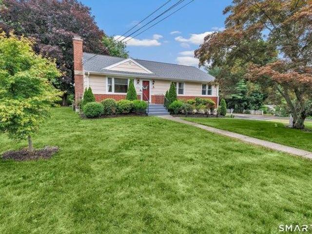 house with 3 bedroom, Trumbull CT DS104151513
