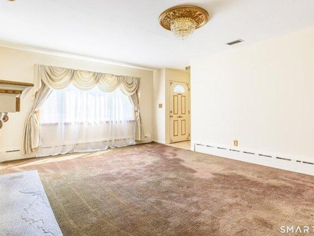 house with 3 bedroom, Trumbull CT ES103436840