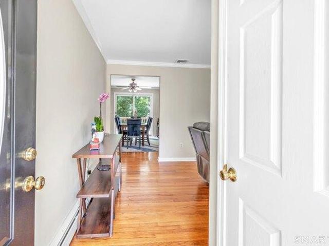 house with 3 bedroom, Trumbull CT ES103439365