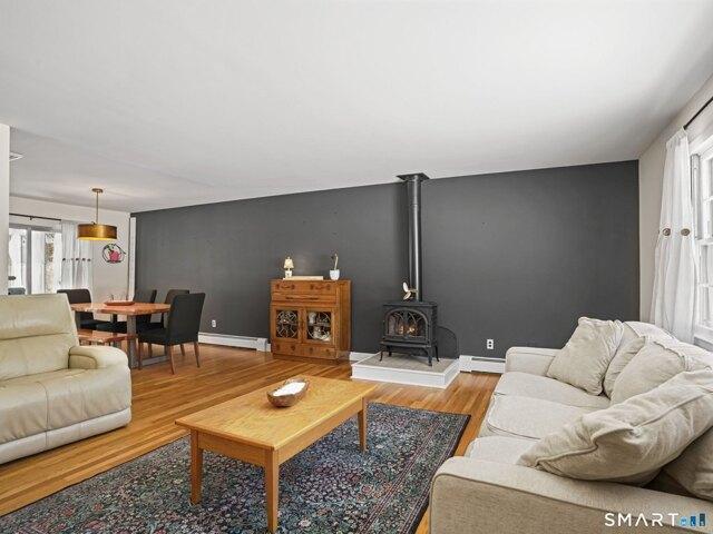 house with 3 bedroom, Trumbull CT ES104152247