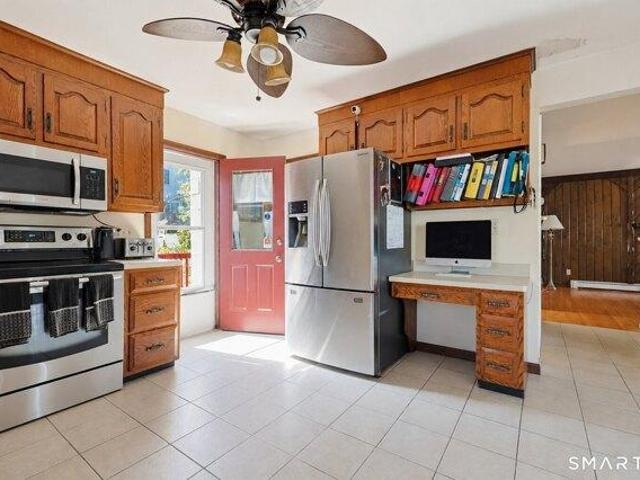 house with 3 bedroom, Trumbull CT ES104116698