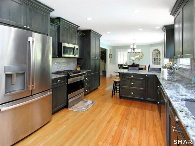 house with 3 bedroom, Trumbull CT ES105141066