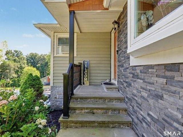 house with 3 bedroom, Trumbull CT ES105143081