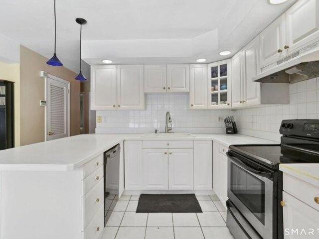 house with 3 bedroom, Trumbull CT ES105143793