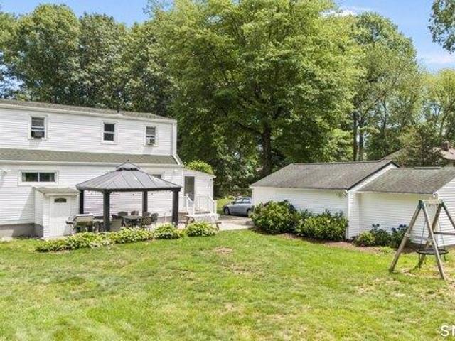 house with 3 bedroom, Trumbull CT ES105202962