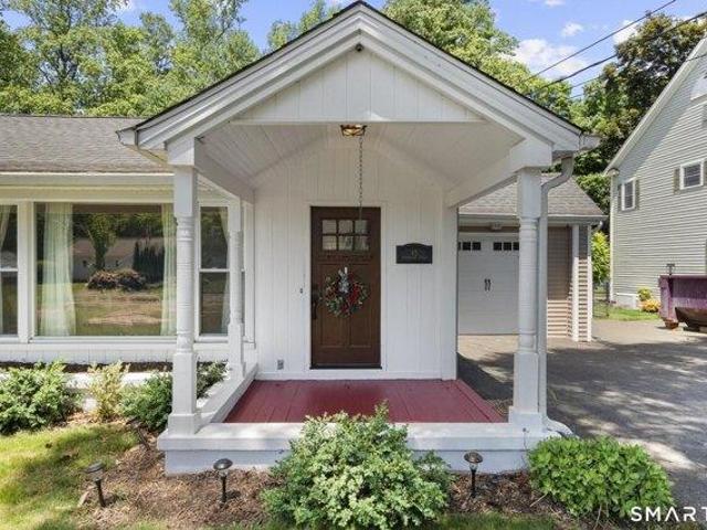 house with 3 bedroom, Trumbull CT ES105230351