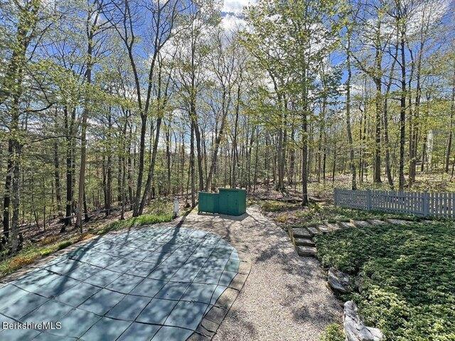 house with 3 bedroom, Tyringham MA ES103221299