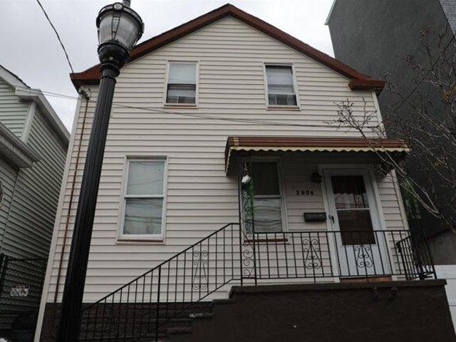 house with 3 bedroom, Union City NJ DLS102213277