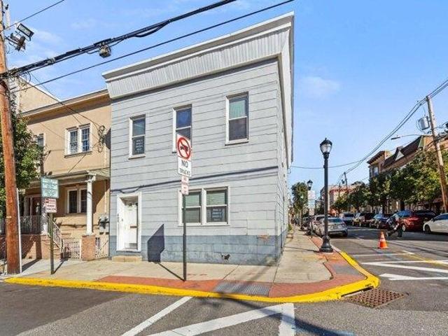 house with 3 bedroom, Union City NJ DS103187747