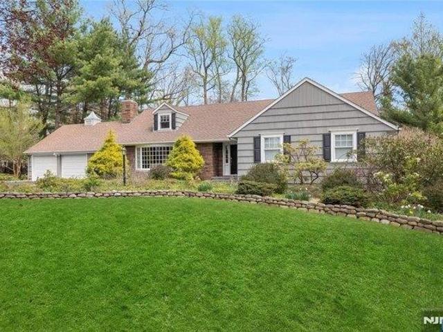 house with 3 bedroom, Upper Saddle River NJ DLS102346864