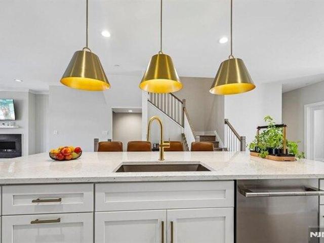 house with 3 bedroom, Upper Saddle River NJ DS103665459