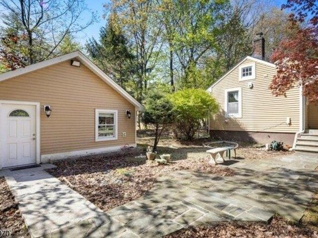 house with 3 bedroom, Upper Saddle River NJ ES104189403