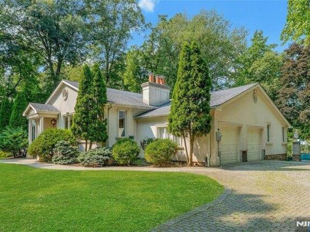 house with 3 bedroom, Upper Saddle River NJ ES105144634