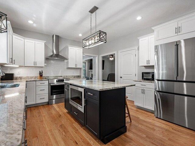 house with 3 bedroom, Uxbridge MA DLS102121312