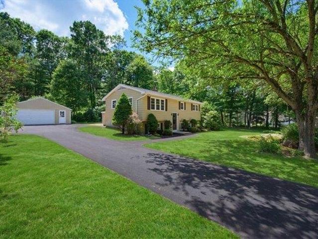 house with 3 bedroom, Uxbridge MA DS104481399