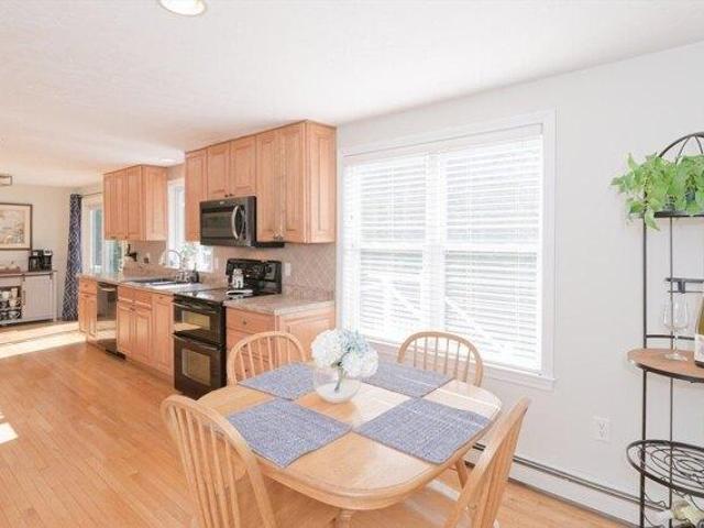 house with 3 bedroom, Uxbridge MA ES104191930