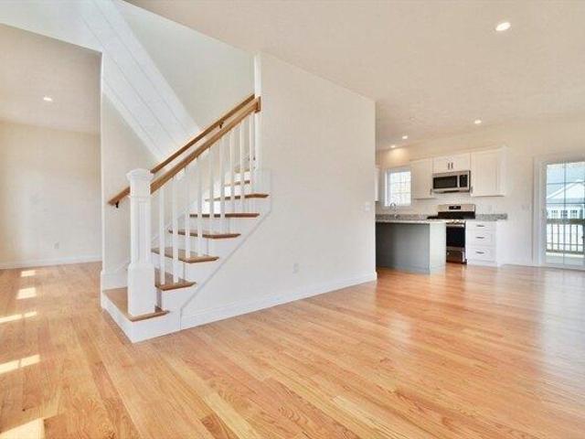 house with 3 bedroom, Uxbridge MA ES105155935