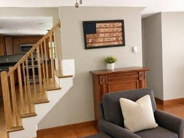 house with 3 bedroom, Uxbridge MA ES105105527