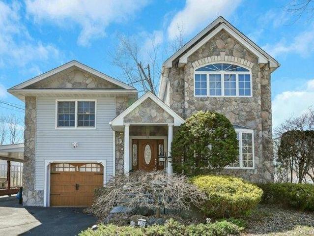 house with 3 bedroom, Valley Cottage NY DLS101781916