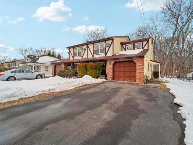 house with 3 bedroom, Valley Cottage NY DLS102281900