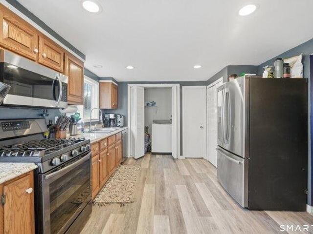 house with 3 bedroom, Vernon CT ES103433504