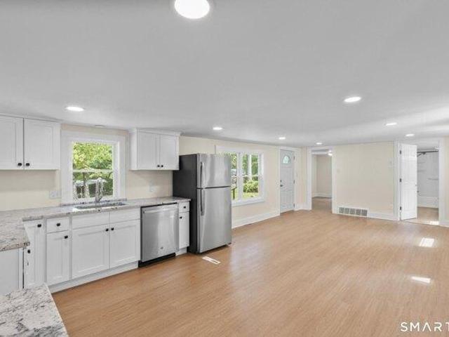 house with 3 bedroom, Vernon CT ES103931594