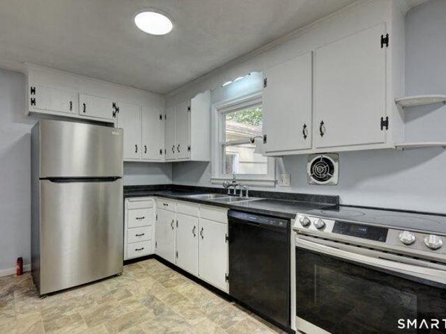 house with 3 bedroom, Vernon CT ES104544278