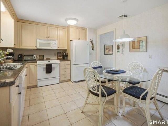 house with 3 bedroom, Vernon CT ES104922158