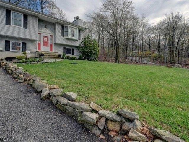 house with 3 bedroom, Vernon NJ DS102824147