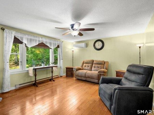 house with 3 bedroom, Voluntown CT DS104077334