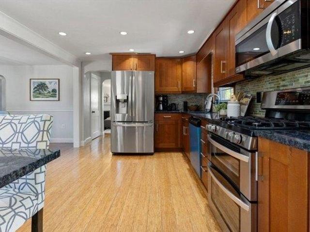 house with 3 bedroom, Wakefield MA ES105172365