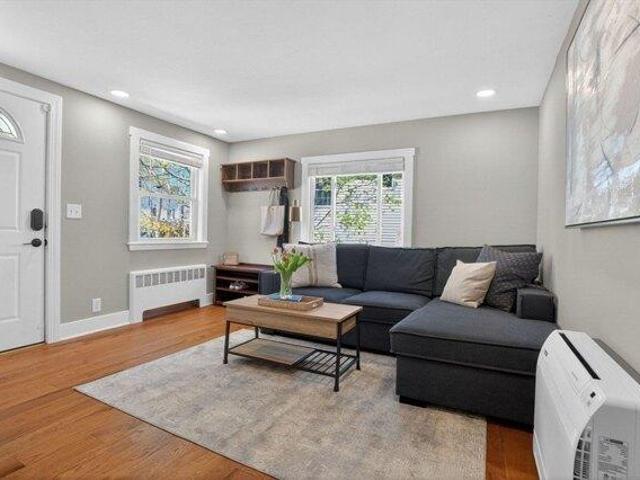 house with 3 bedroom, Waltham MA DLS102409001