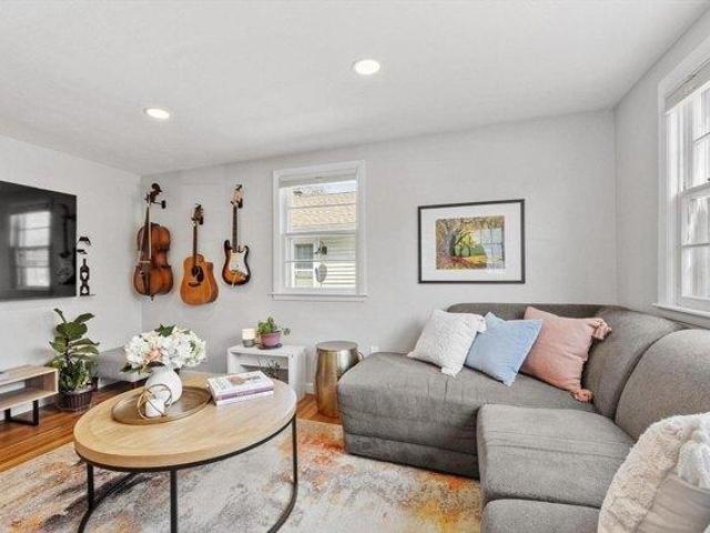 house with 3 bedroom, Waltham MA DS102960860
