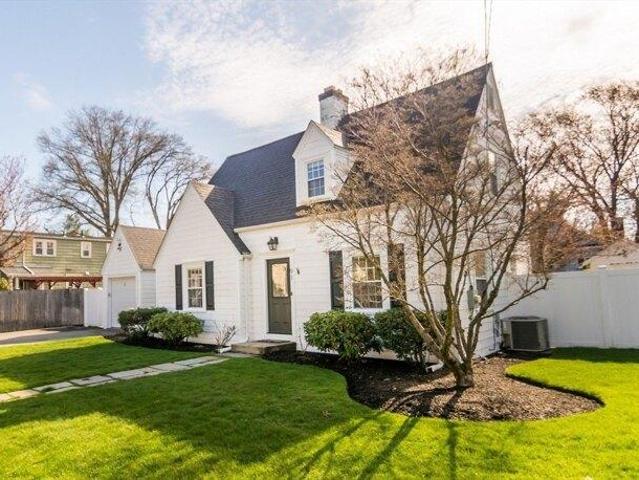 house with 3 bedroom, Waltham MA DS103074977