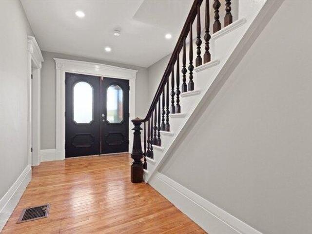 house with 3 bedroom, Waltham MA ES104112730