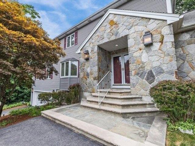 house with 3 bedroom, Waltham MA ES105079837