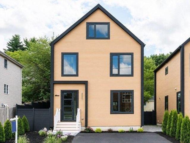 house with 3 bedroom, Waltham MA ES105109421