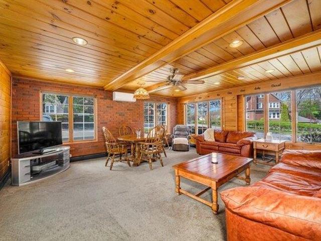 house with 3 bedroom, Waltham MA ES103069301