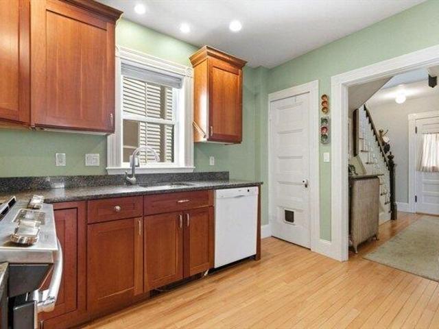 house with 3 bedroom, Waltham MA ES103548540