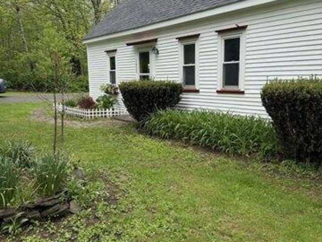 house with 3 bedroom, Waldoboro ME ES104440468