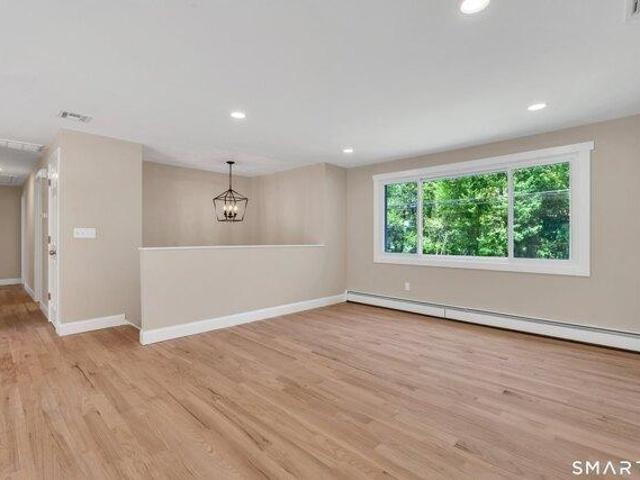 house with 3 bedroom, Wallingford CT DLS102528906