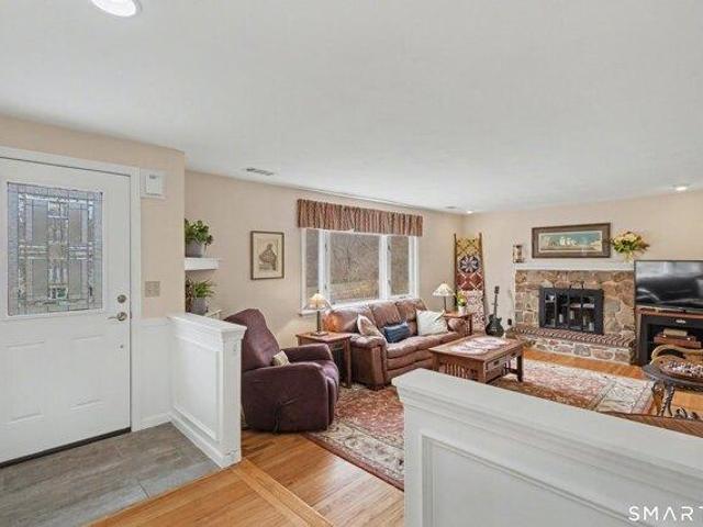 house with 3 bedroom, Wallingford CT DS102475982