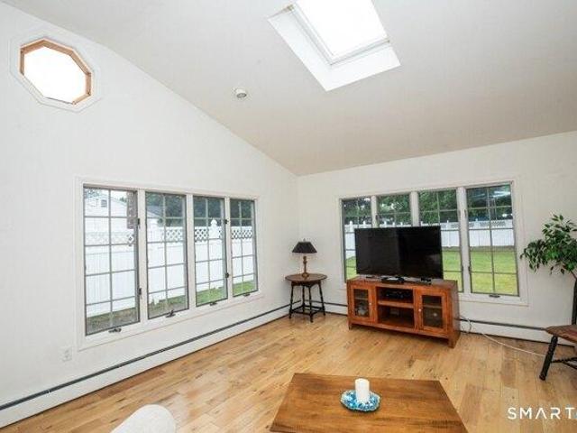 house with 3 bedroom, Wallingford CT ES104482270