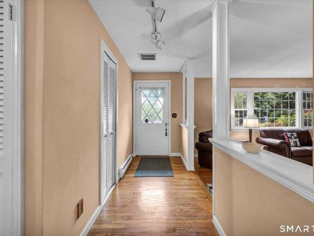 house with 3 bedroom, Wallingford CT ES104907048