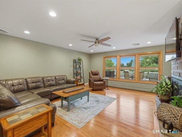 house with 3 bedroom, Wallingford CT ES105207644