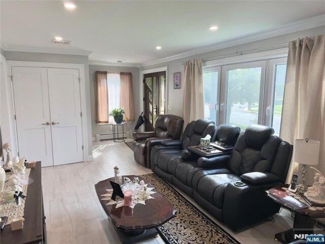 house with 3 bedroom, Wallington NJ ES105156144