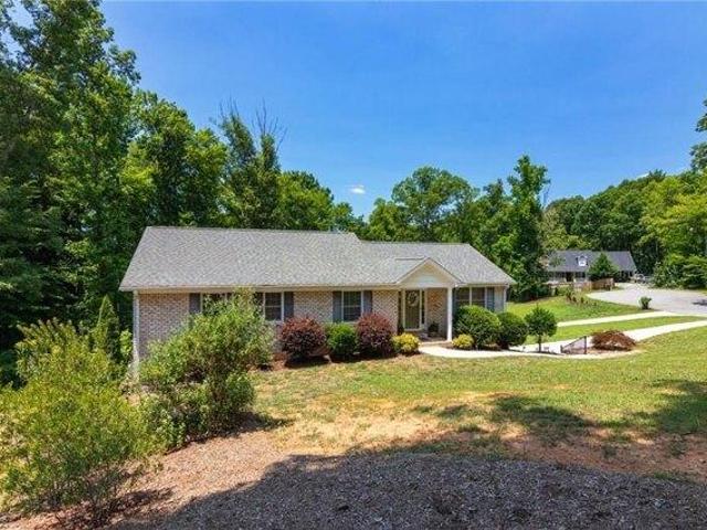 house with 3 bedroom, Walnut Cove NC ES104898441
